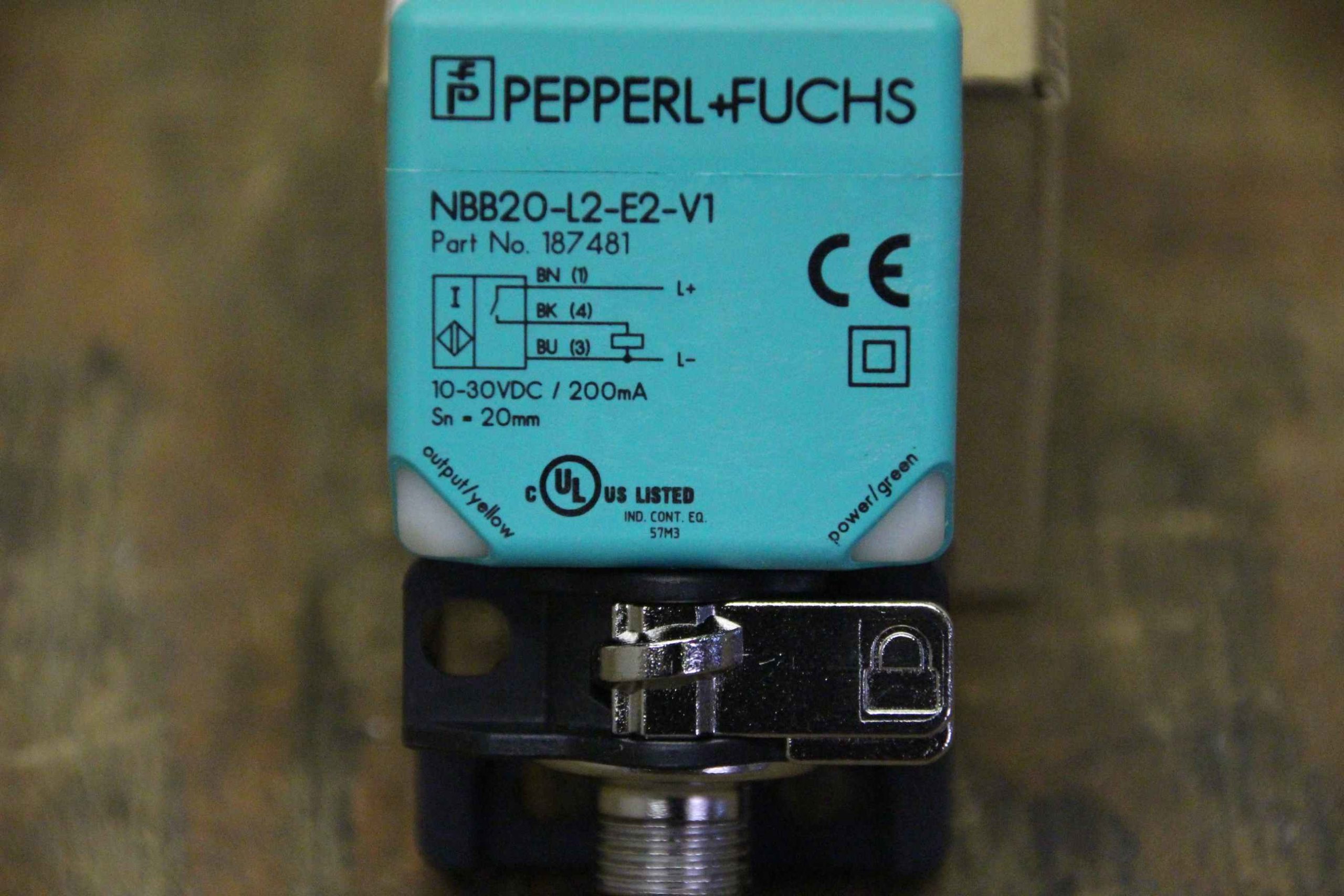 Induktiver Sensor von Pepperl+Fuchs - NBB20-L2-E2-V1