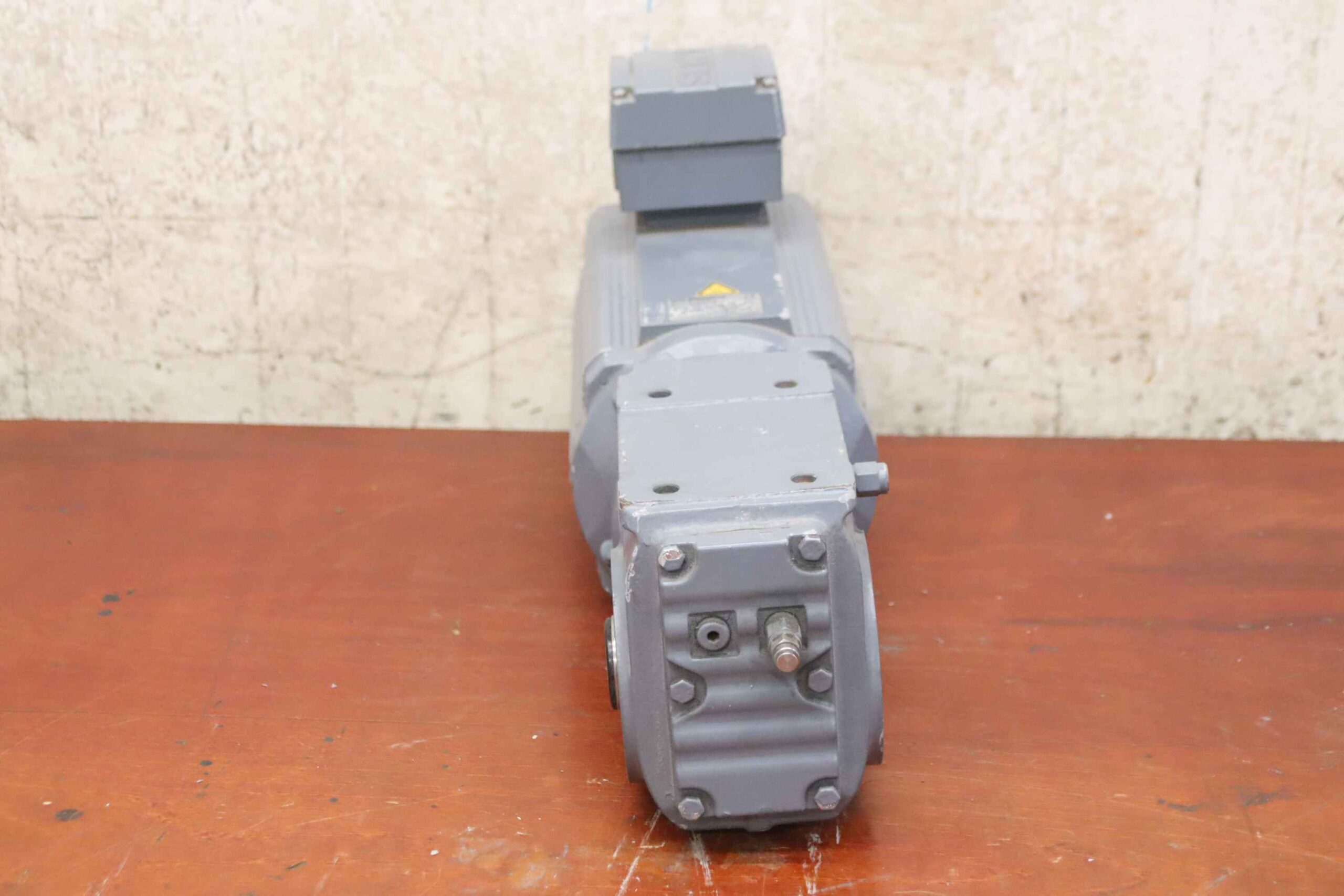 Getriebemotor 1,1 kW 41 U/min von SEW-Eurodrive - KA37 DAS100M4/TF/IS